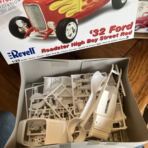 1929, 30, 32 & 34 Ford Coupe Roadster Highboy Car Model Kit Mix Lot ...