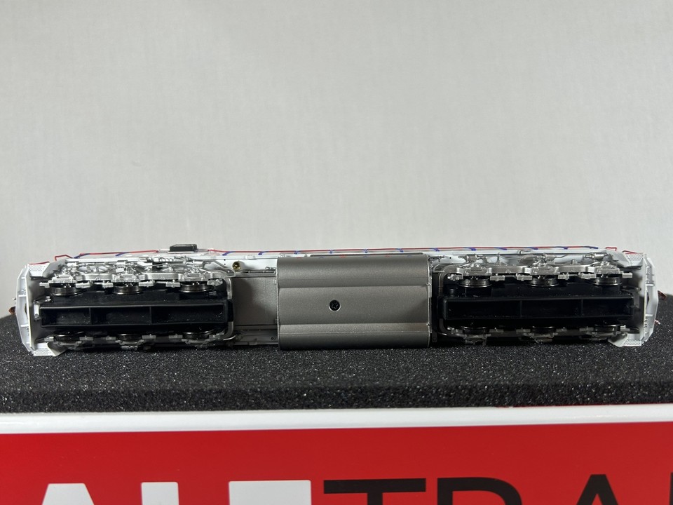 HO ScaleTrains DCC Sound EJ&E Bicentennial SD38-2 #668 Brand New | eBay