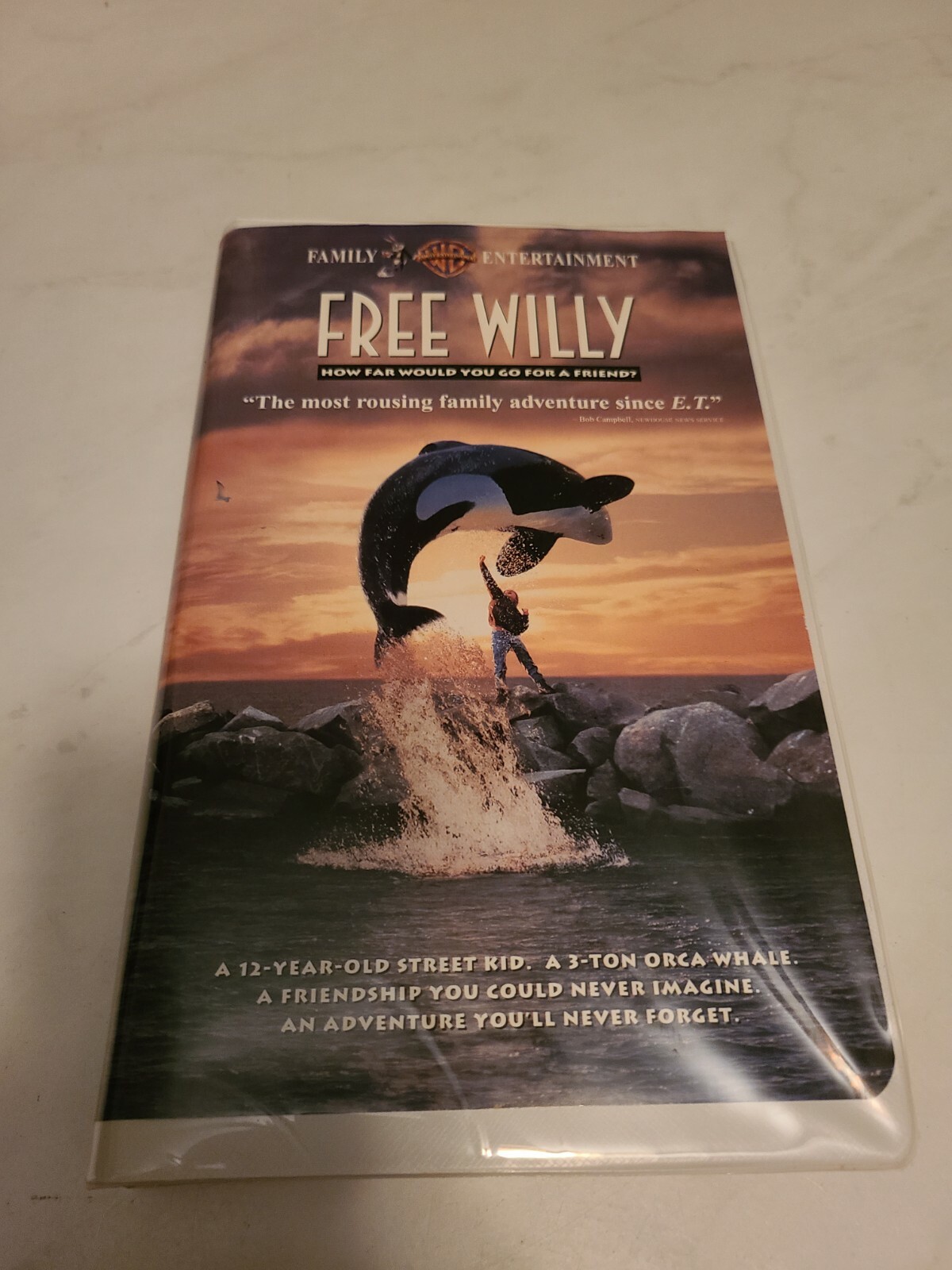 Free Willy (VHS, 1993, Clamshell) Jason James Richter 85391800033| eBay