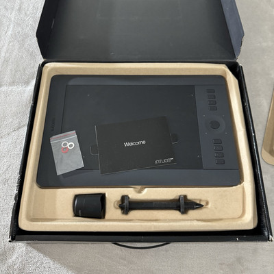 Wacom PTH-651 Intuos Pro Medium Creative Touch Tablet - Black P01 ...