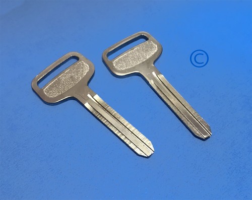 2 Key Blank Spare Fit some Camry Highlander MR2 Prius C Rav4 Yaris ...