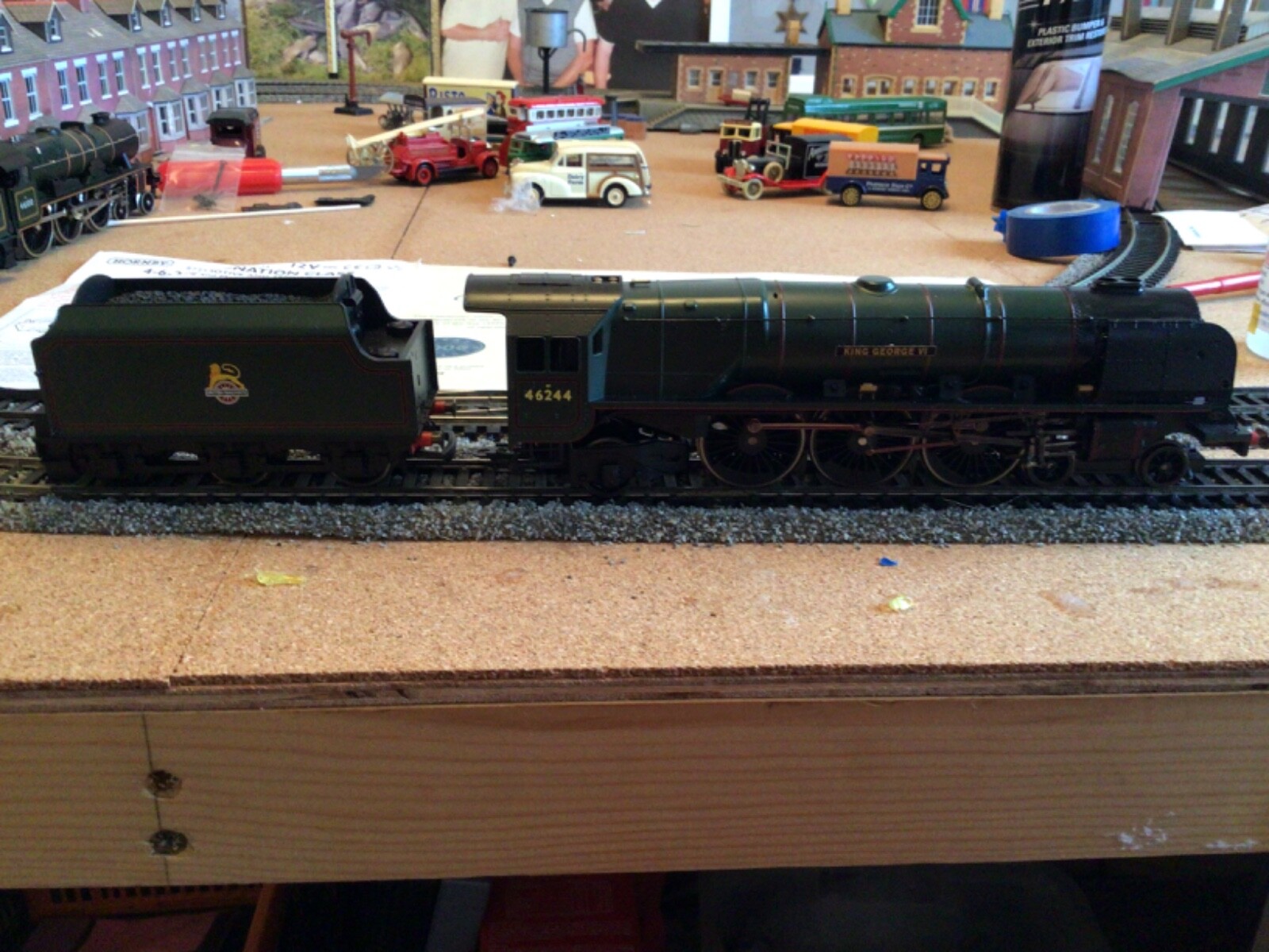 Hornby OO R2306 Caledonian Train Pack King George VI Loco & 3 Maroon ...