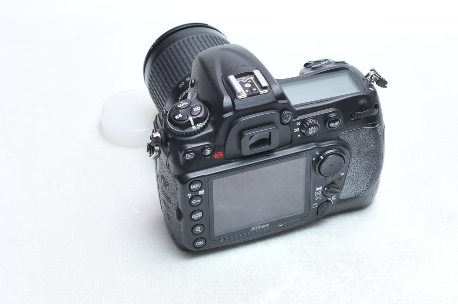 Nikon D300 12.3 megapixel DX Digital Camera W/AF 28-100 Zoom Lens 310 ...