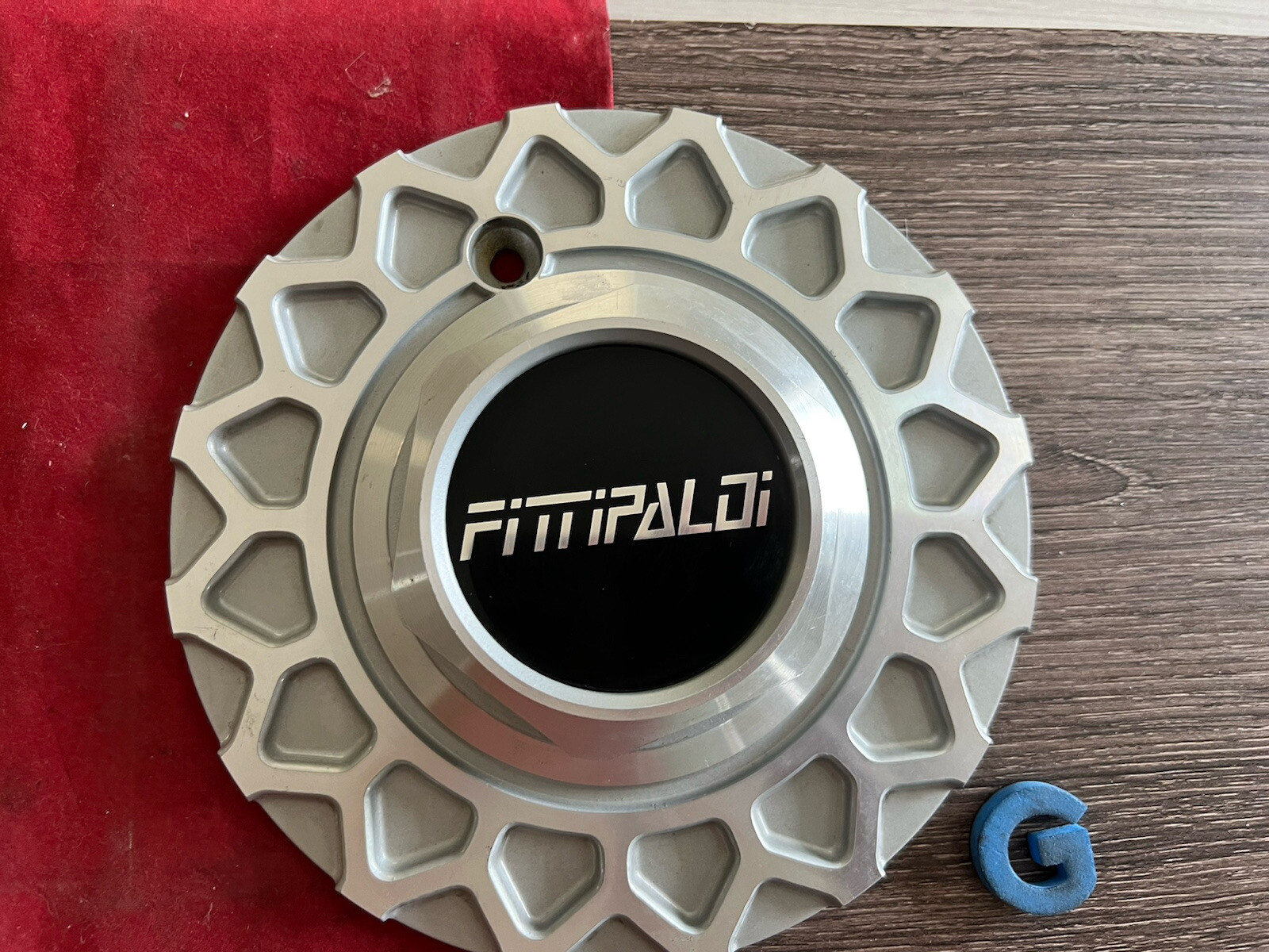 #G (1) FITTIPALDI ALUMINUM-SILVER HONEYCOMB MESH WHEEL CENTER CAP M414 ...