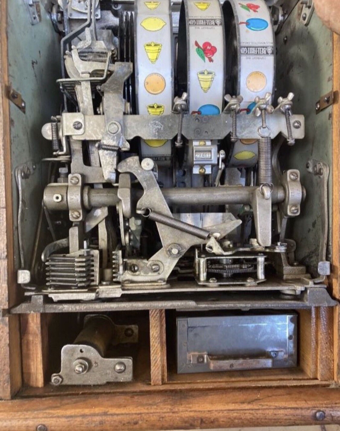 ANTIQUE MILLS DIAMOND 5 CENT SLOT MACHINE | eBay