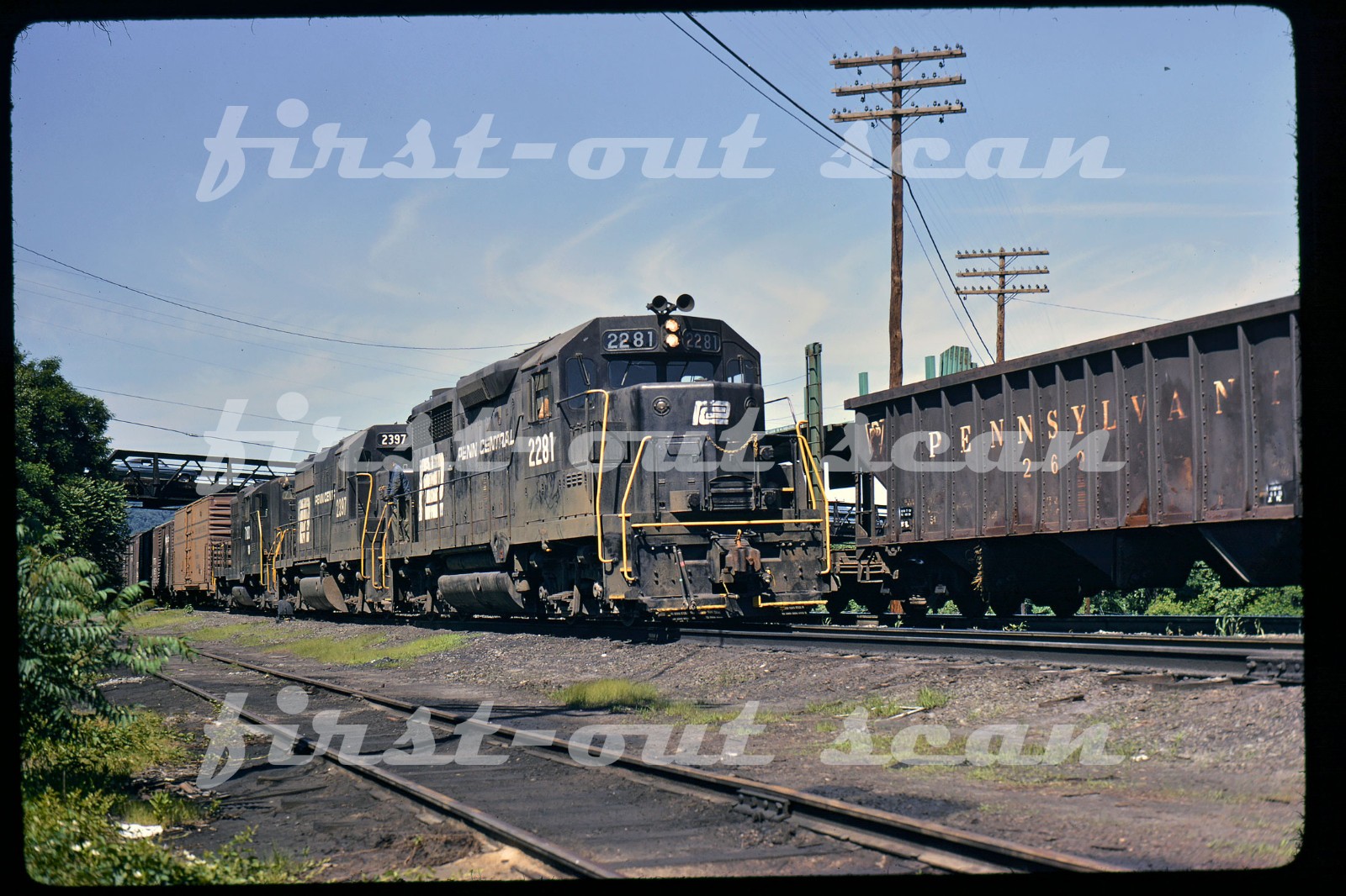 C Original Slide - Penn Central PC 2251 GP-35 Action w/ Frt Enola PA ...