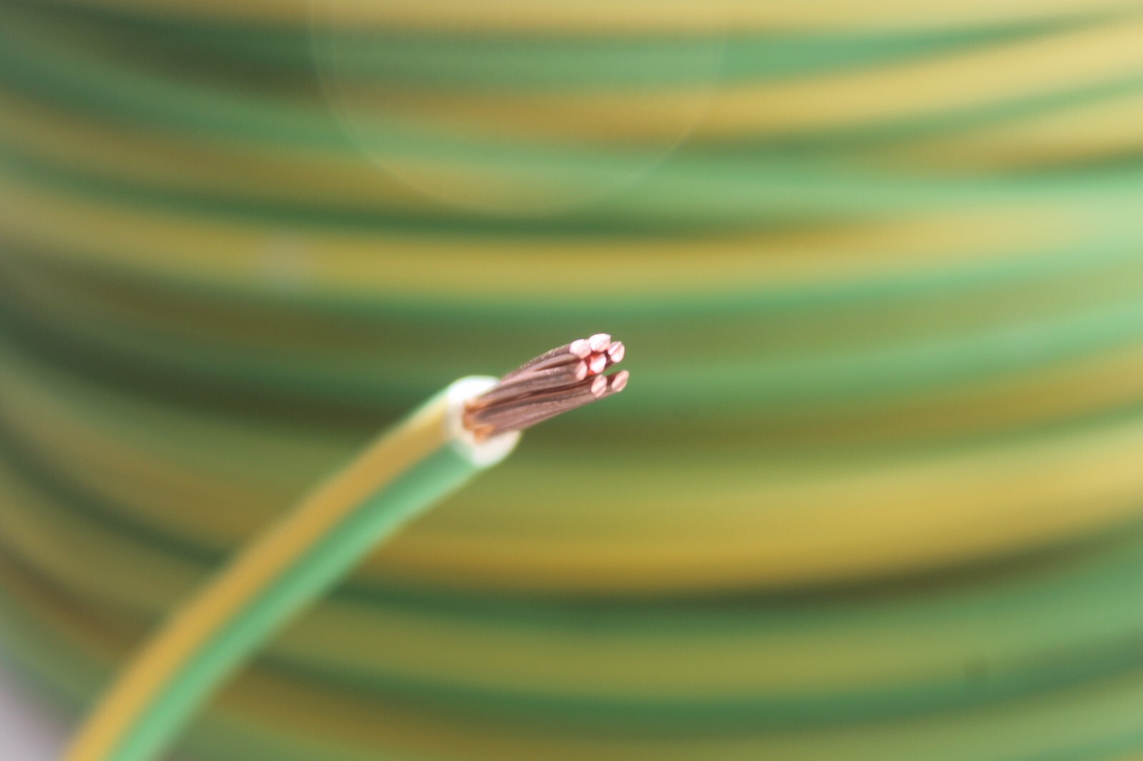 earth-cable-single-core-6mm-green-yellow-choose-your-length-free