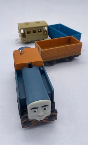 Thomas DEN Mattel 2010 Motorized Trackmaster, 2 Cargo Carts & Caboose ...