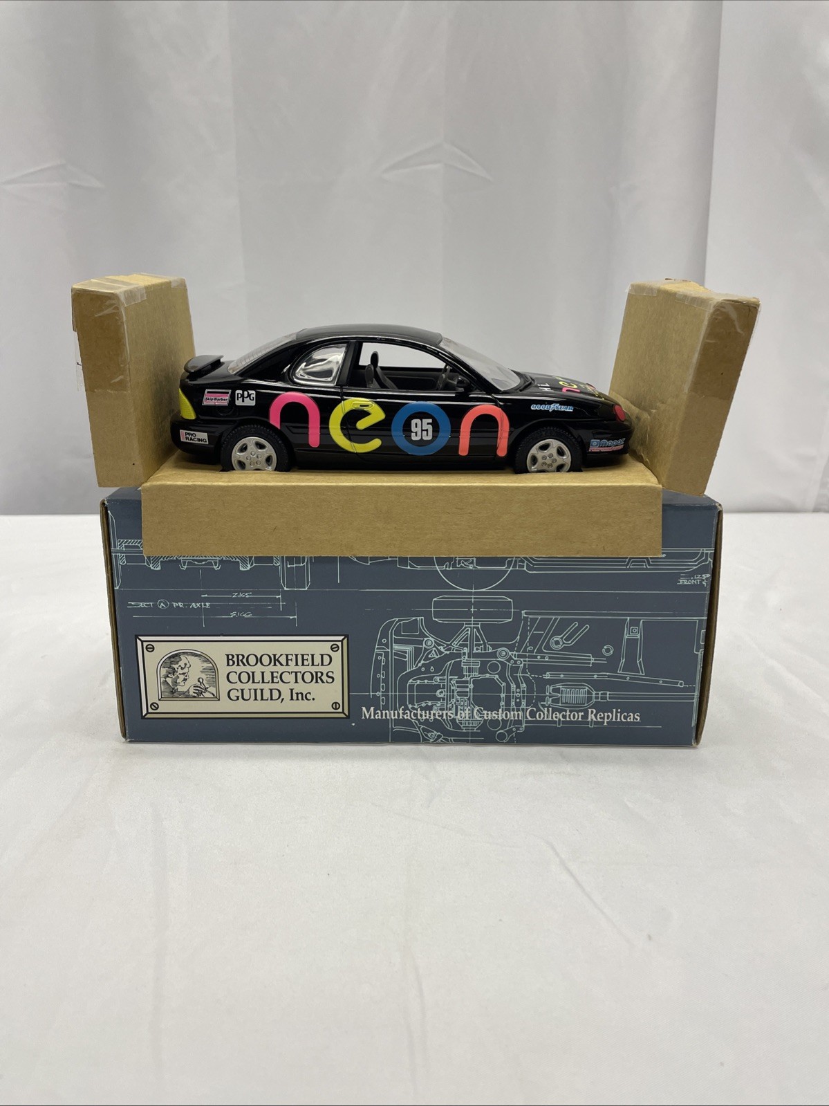 1995 1:25 Dodge Neon 2 door black Neon Challenge Car Original Box ...