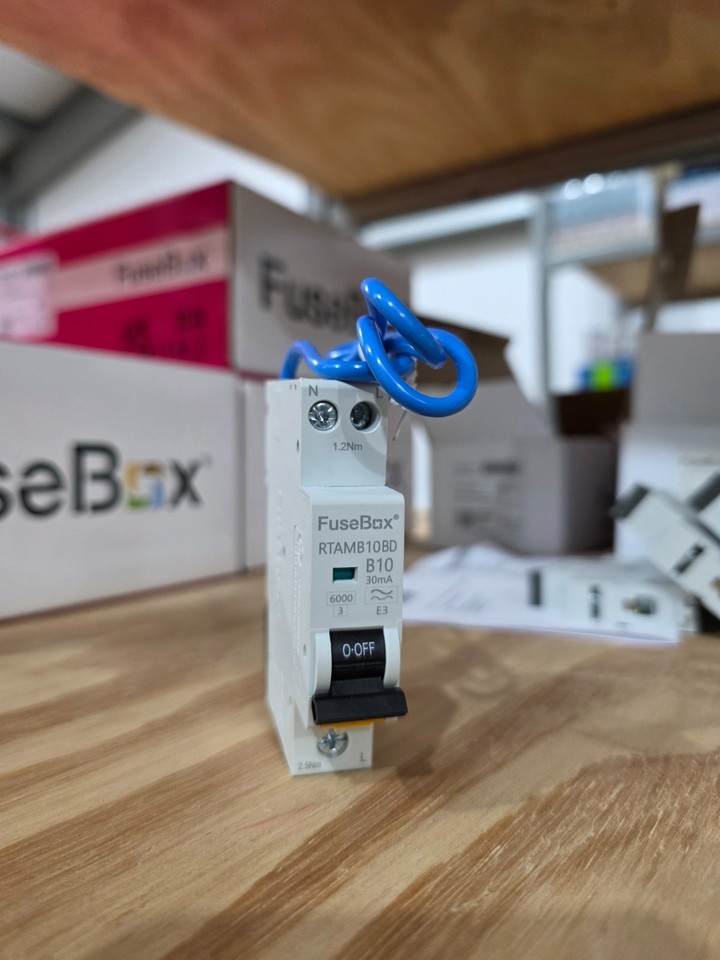 FUSEBOX BI-DIRECTIONAL RCBO 6a 10a 16a 32a 40a 30ma B curve TYPE A ...