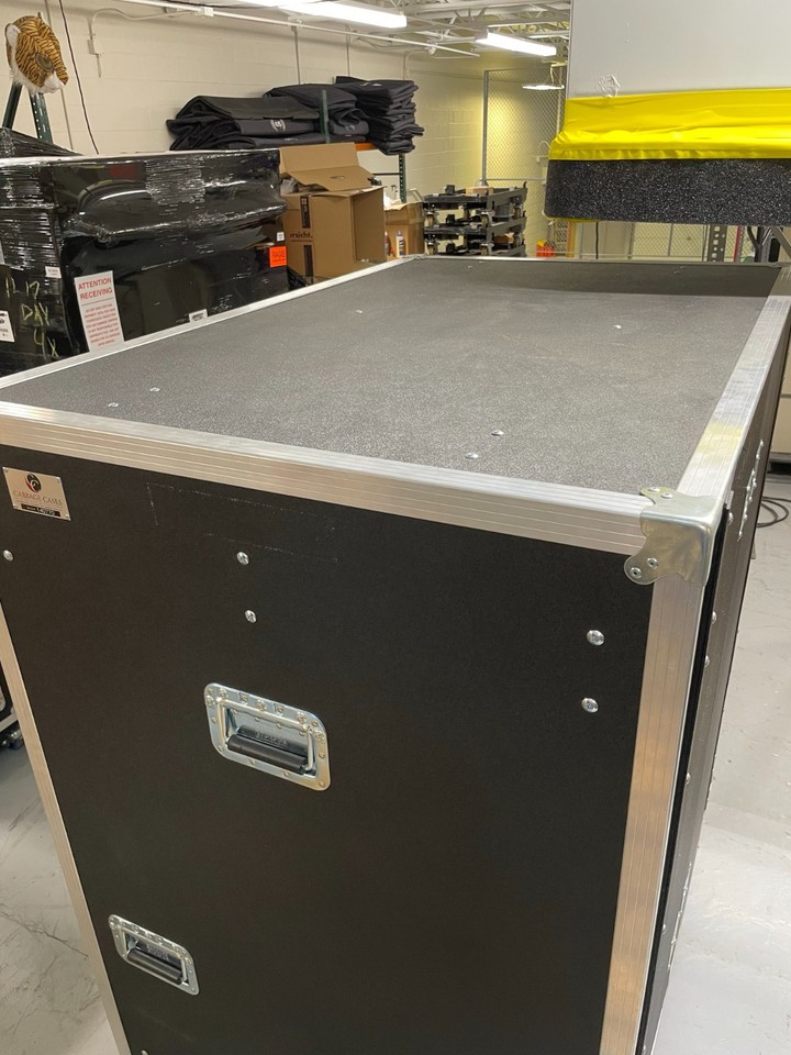 Cabbage Cases Road Flight Case, 28 Rack Units, Double-Wide, Touring ...
