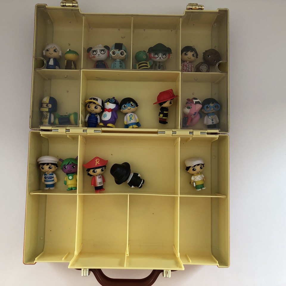 Ryan’s World Road Trip Mystery Suitcase With 21 Figures | eBay