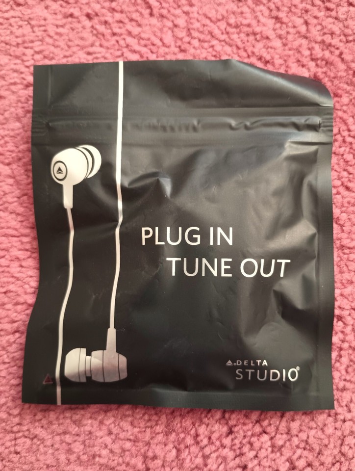 Delta Airlines Plug In Tune Out Studio 3.5mm Wired Earbuds In-Ear ...