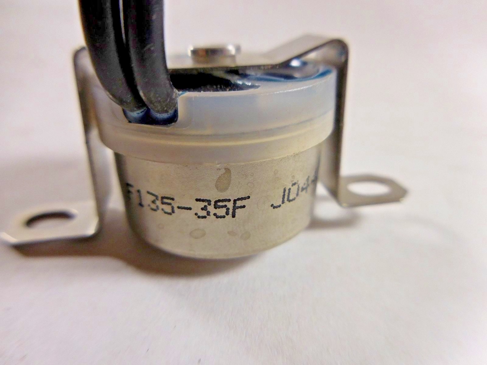 37T22 Carrier Head Pressure Thermostat F135-35F | eBay