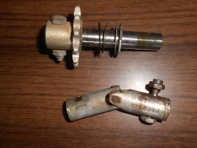 Cessna control yoke, Universal Joint/Shaft/Sprocket assembly 170-172 ...