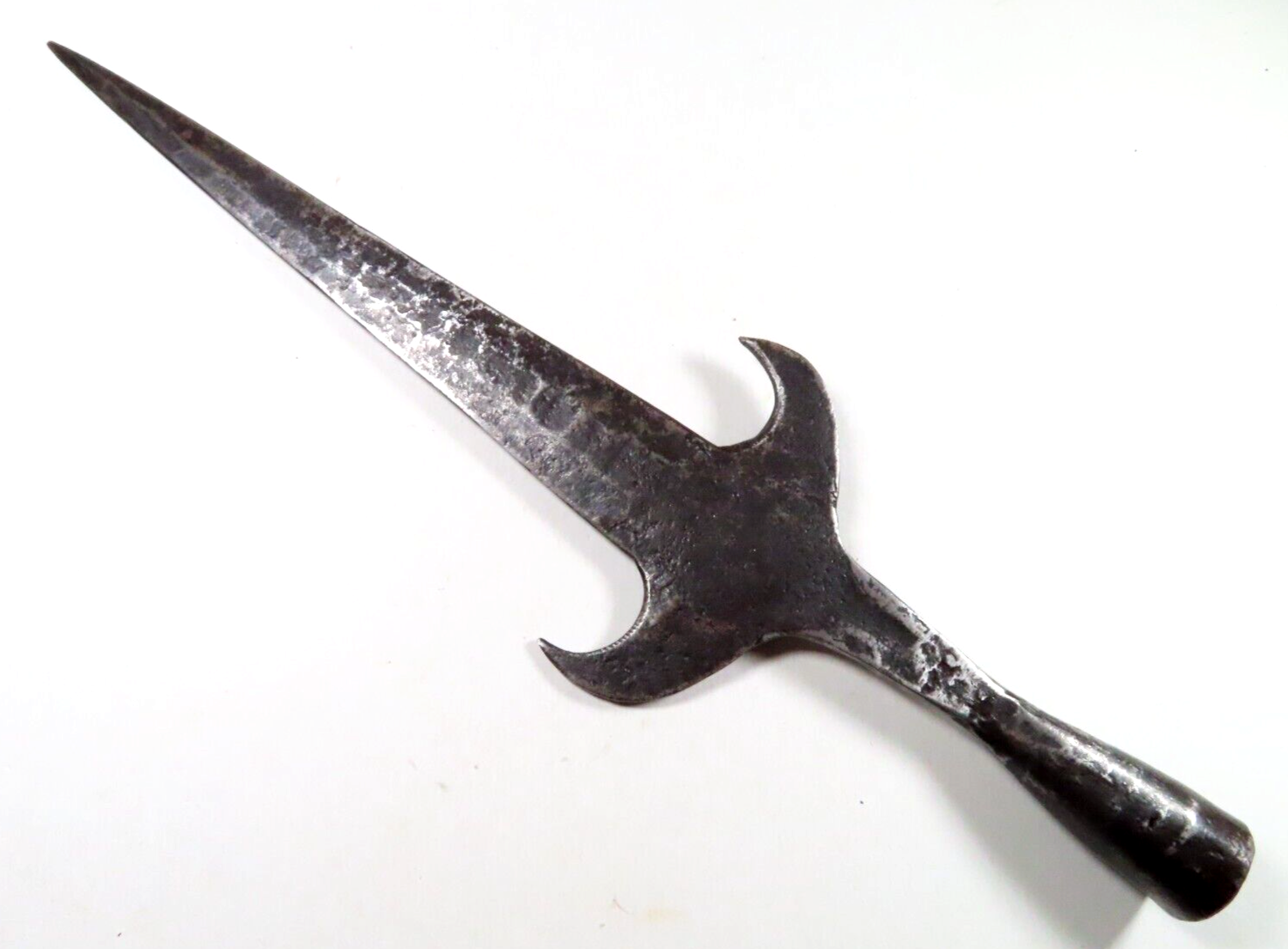 NICE 16TH CENTURY TRIDENT SPEAR HALBERD HEAD WITH A NICELY SHAPED POINT ...