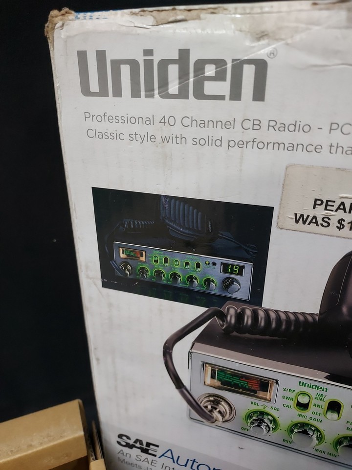 Uniden Bearcat CB Radio PC88Elite Pro 40 Channel w/ TRUCKER ILLUMINATED ...