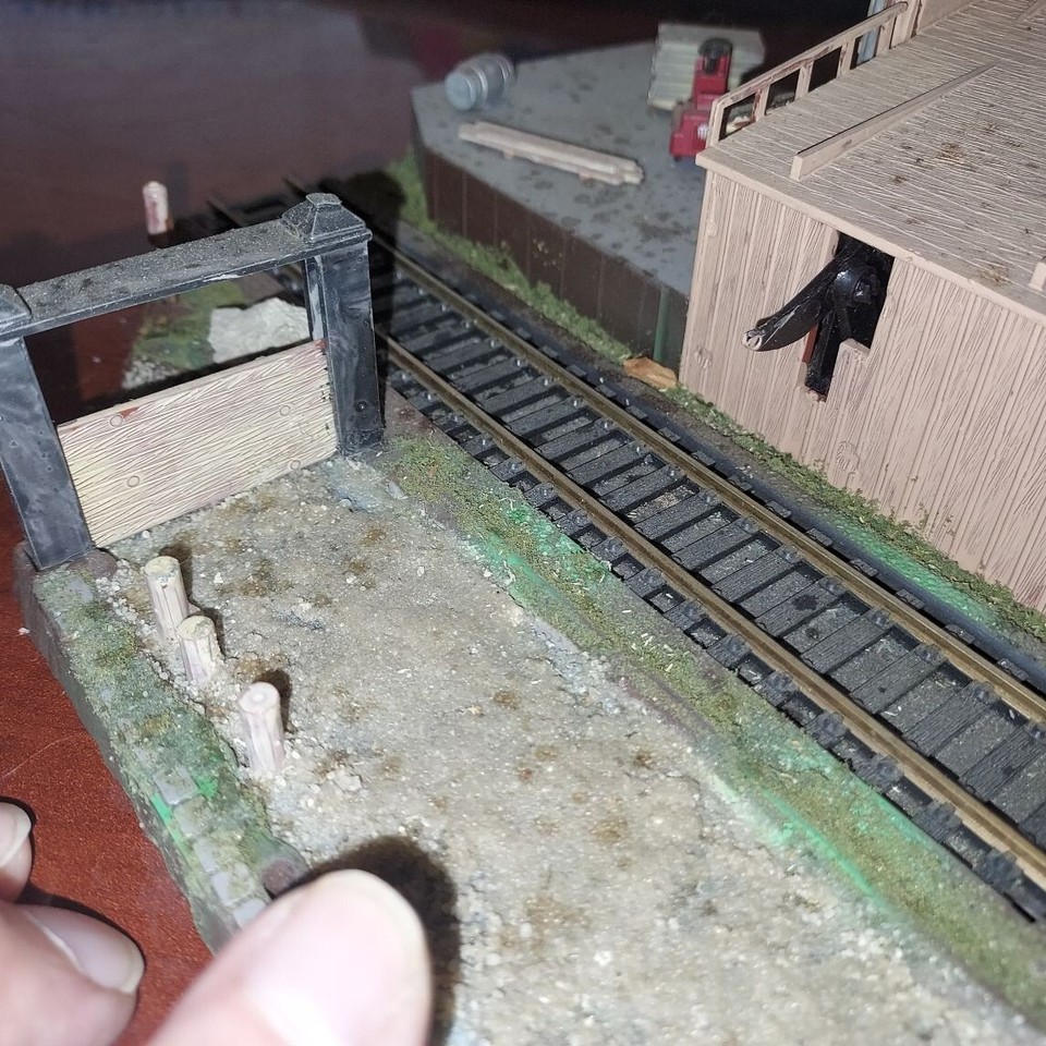 HO FREIGHT UNLOADING HOPPER / BUILDING SWITCH | eBay