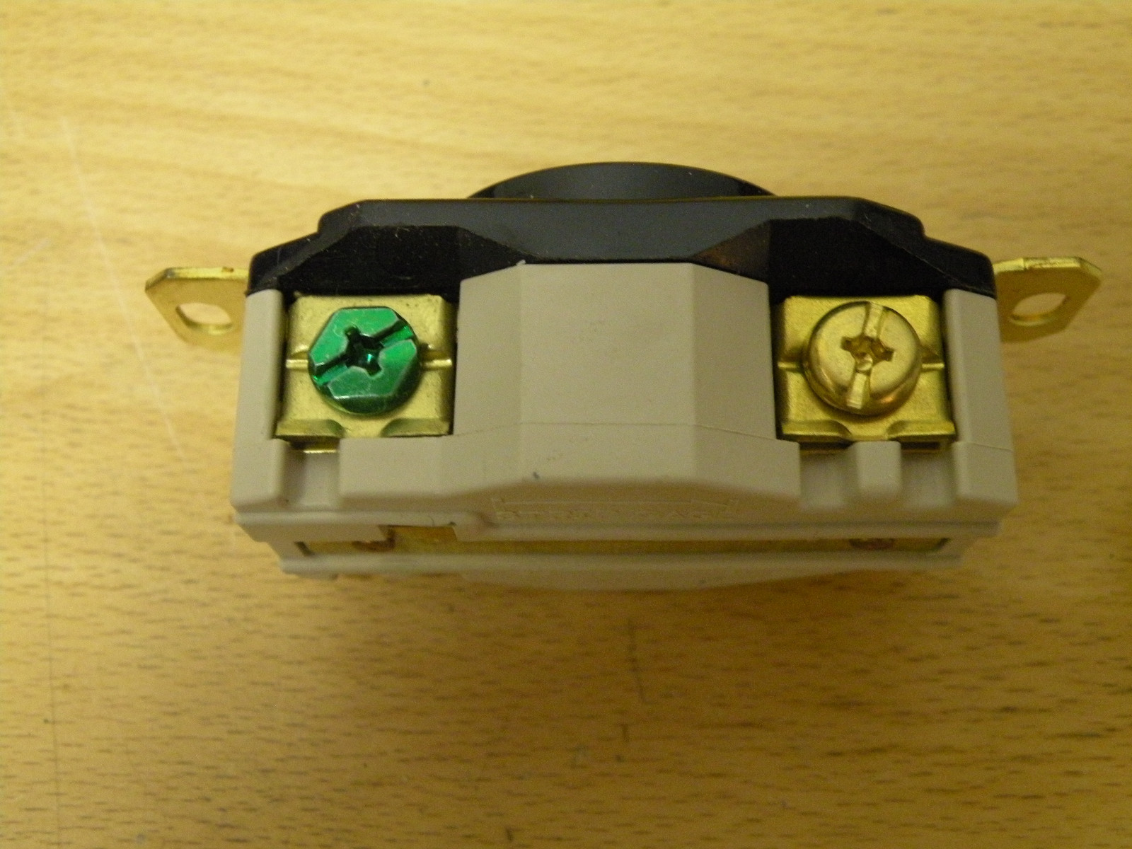 HUBBELL HBL2310 TWIST-LOCK RECEPTACLE 20 AMP 125V | eBay