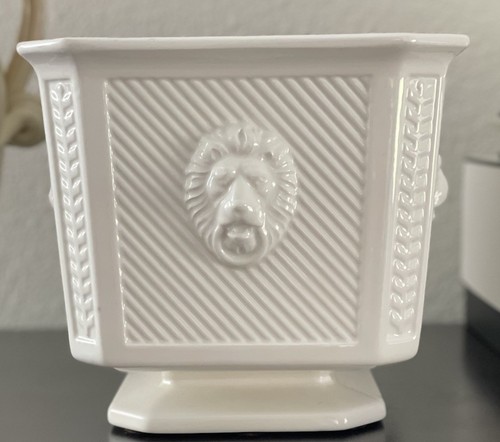 Estate Vintage Daisa Hispania Lladro Majolica Square Pedestal Lions ...