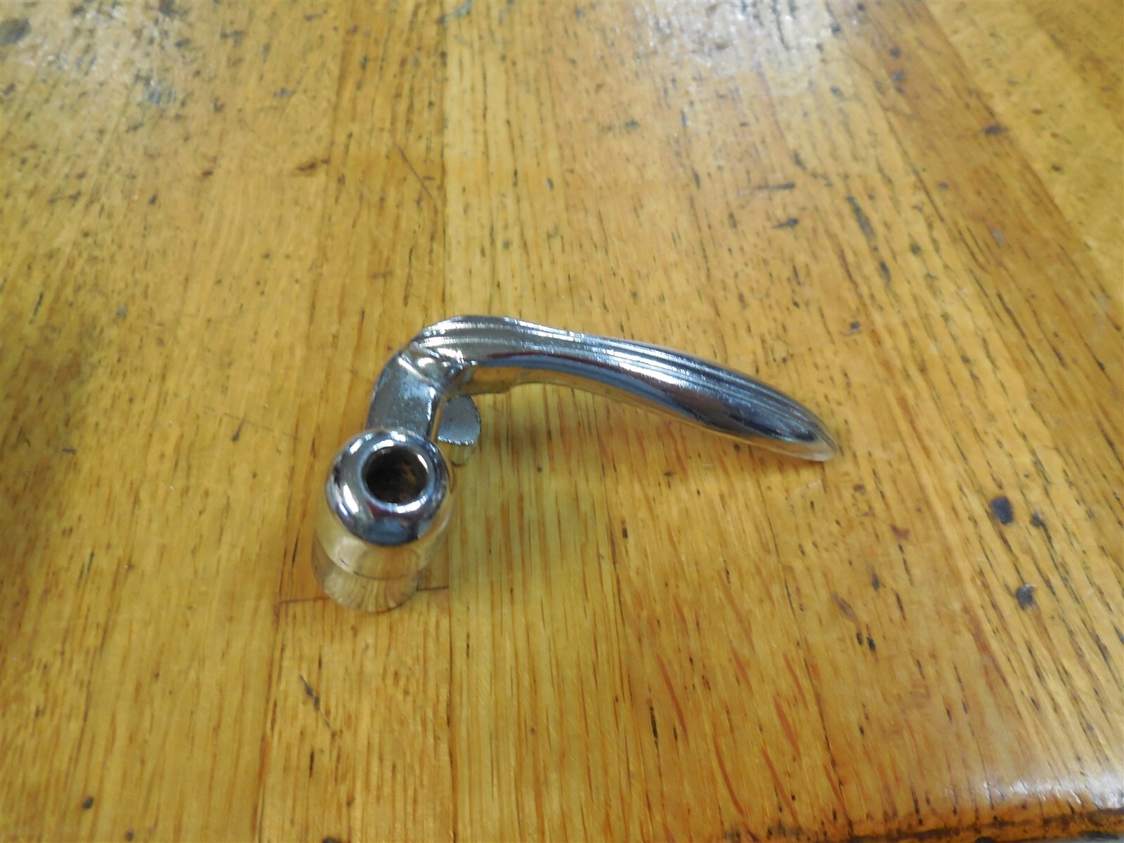 NOS 1949 – 1951 FORD PASSENGER CAR 1956 – 1960 TRUCK LH VENT WINDOW HANDLE – St. John's ...