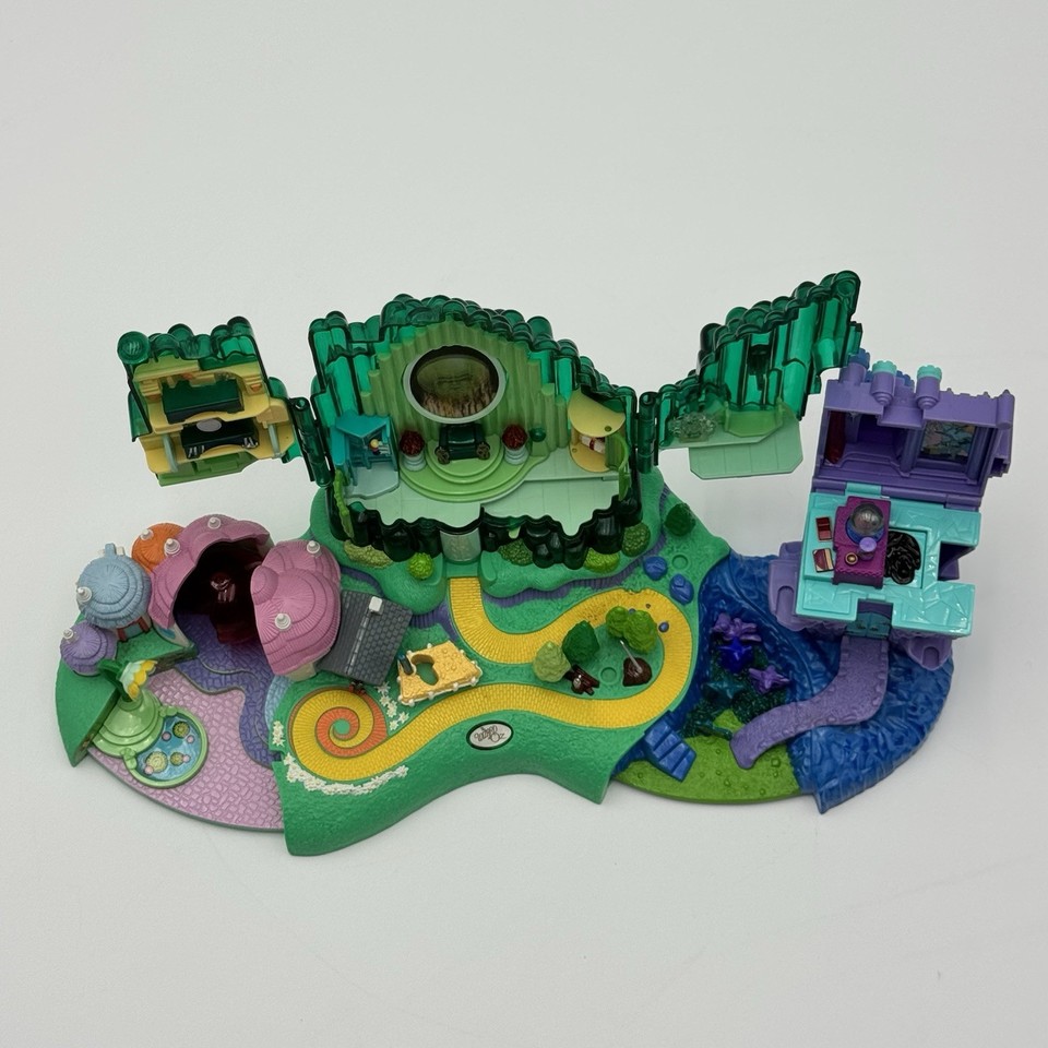 100% Complete Vintage 2001 Wizard of Oz Light Up Emerald City Play Set ...