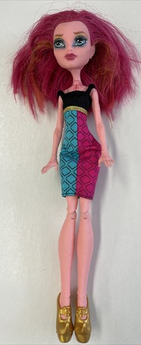 Monster High Doll Gigi Grant 13 Wishes 2012 Mattel Sultan Sting ...