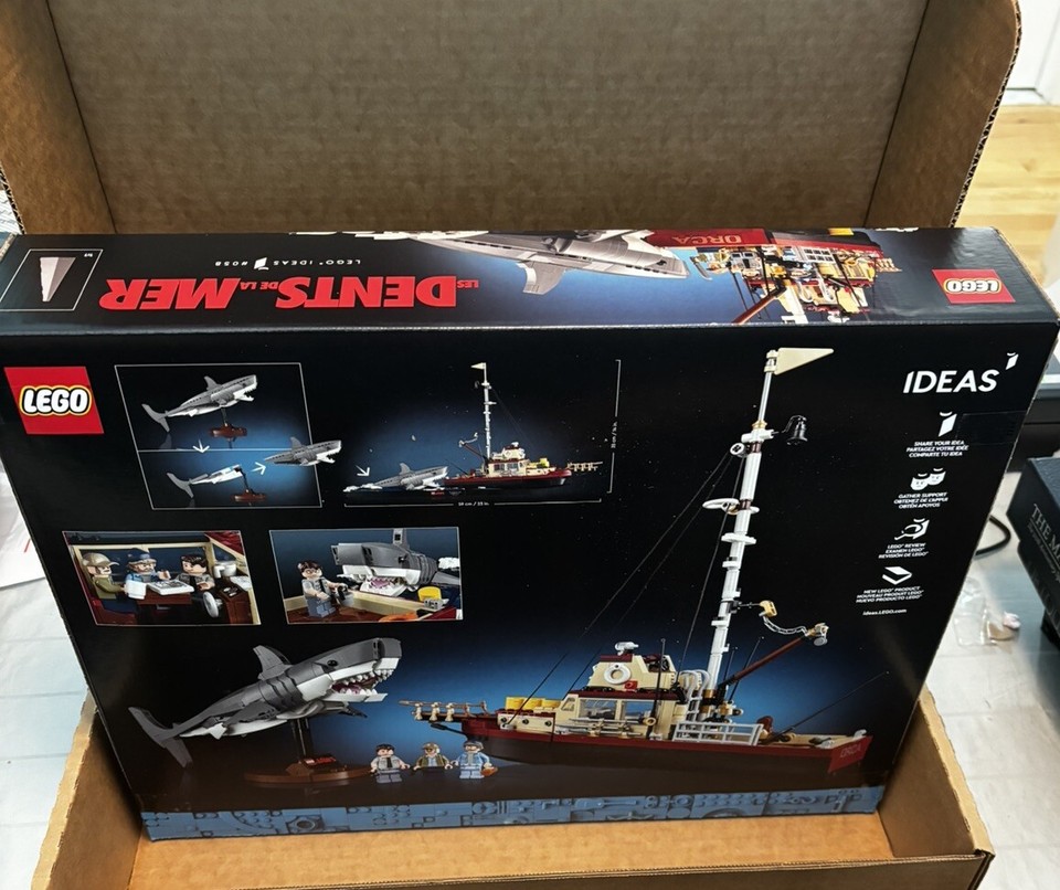 Lego Jaws the Movie Diorama Set (21350) 3 Minifigures Shark Orca Boat ...