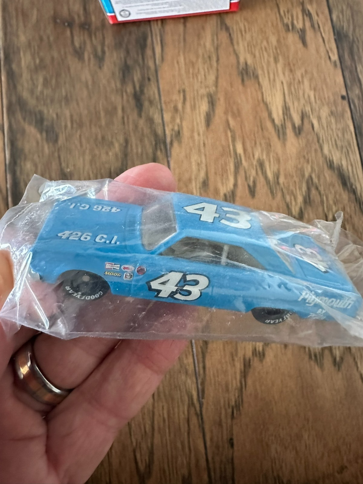 Lot of 5 #43 Petty 1:64 & 1:43 Scale- Action-Racing Champions-NASCAR ...