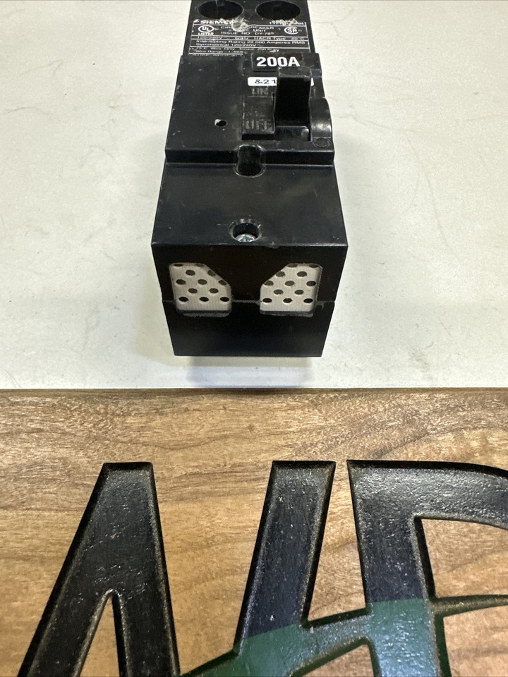 Siemens QN2200RH 2 Pole 200A 120 240V Type QNRH Plug In Main Circuit ...