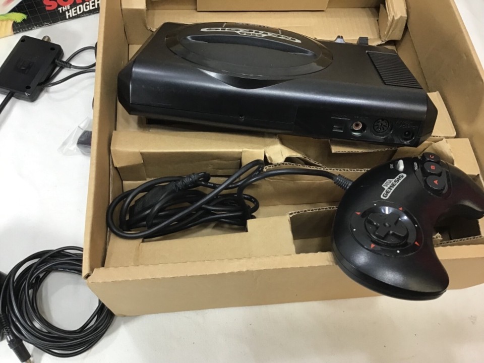 NEW 1992 Sega Genesis Console & Sonic Video Game Boxed Complete Unused ...