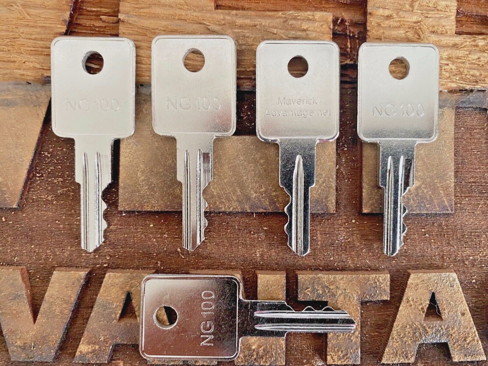 5 KEYS NG100 Fits Many Tractor & Heavy Equipment: Grove/Vermeer/Cushman ...