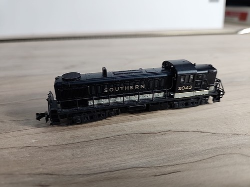 42012 Atlas Southern ALCO RS-3 Diesel Engine Green And White Scheme ...