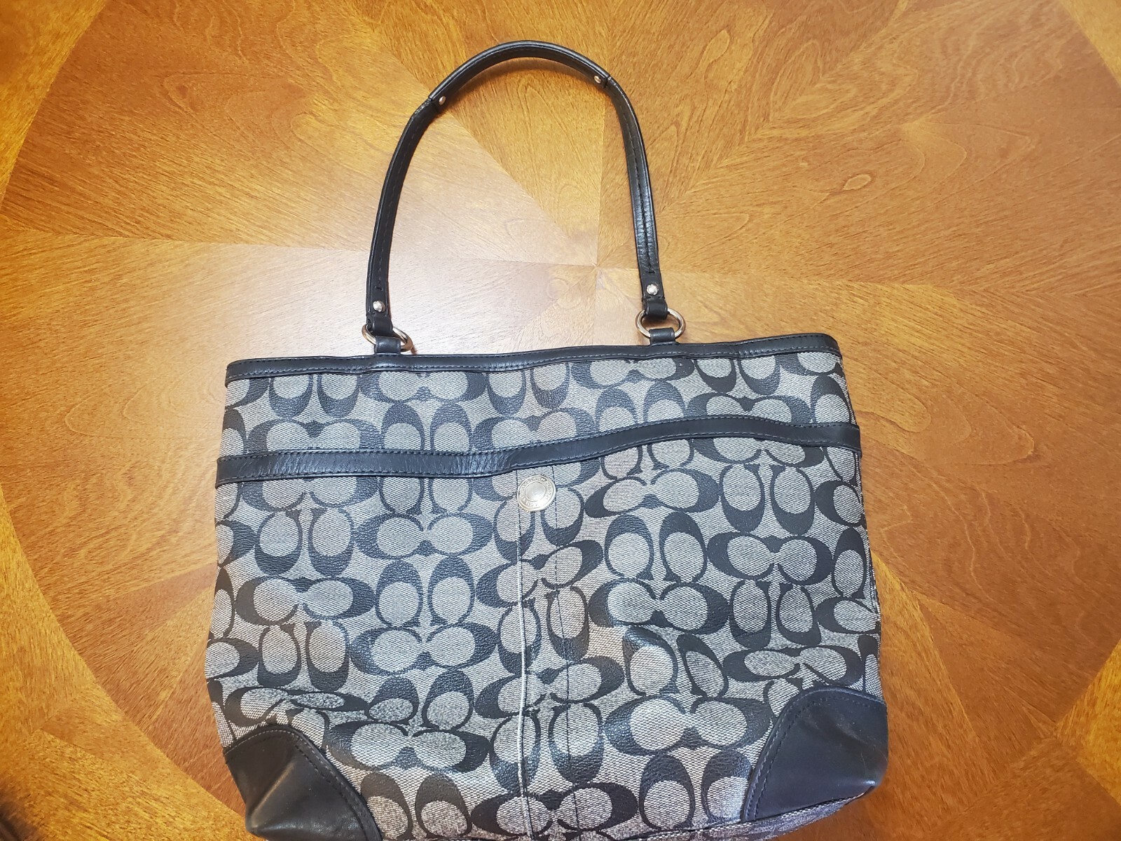 coach black and grey - Gem