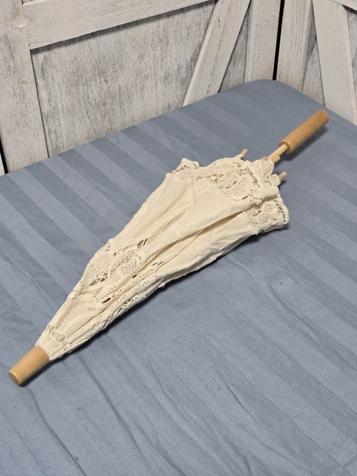 Small Cotton Lace Parasol Natural Ivory Color Wood Handle Umbrella ...