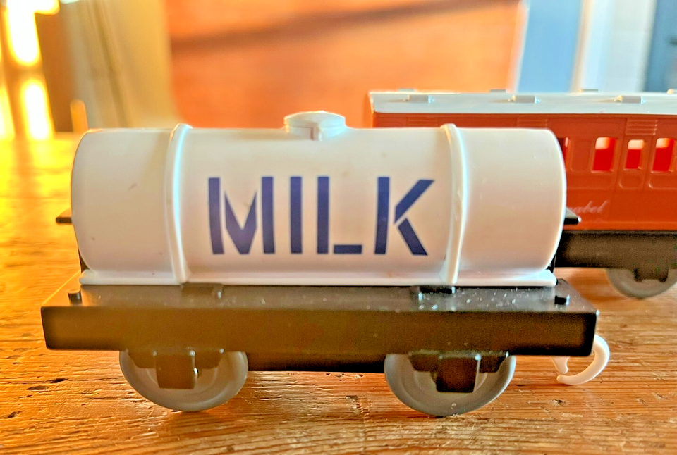 Thomas the Thomas Tank Engine Train Cars Sodor Ice Comp. Milk Tanker ...