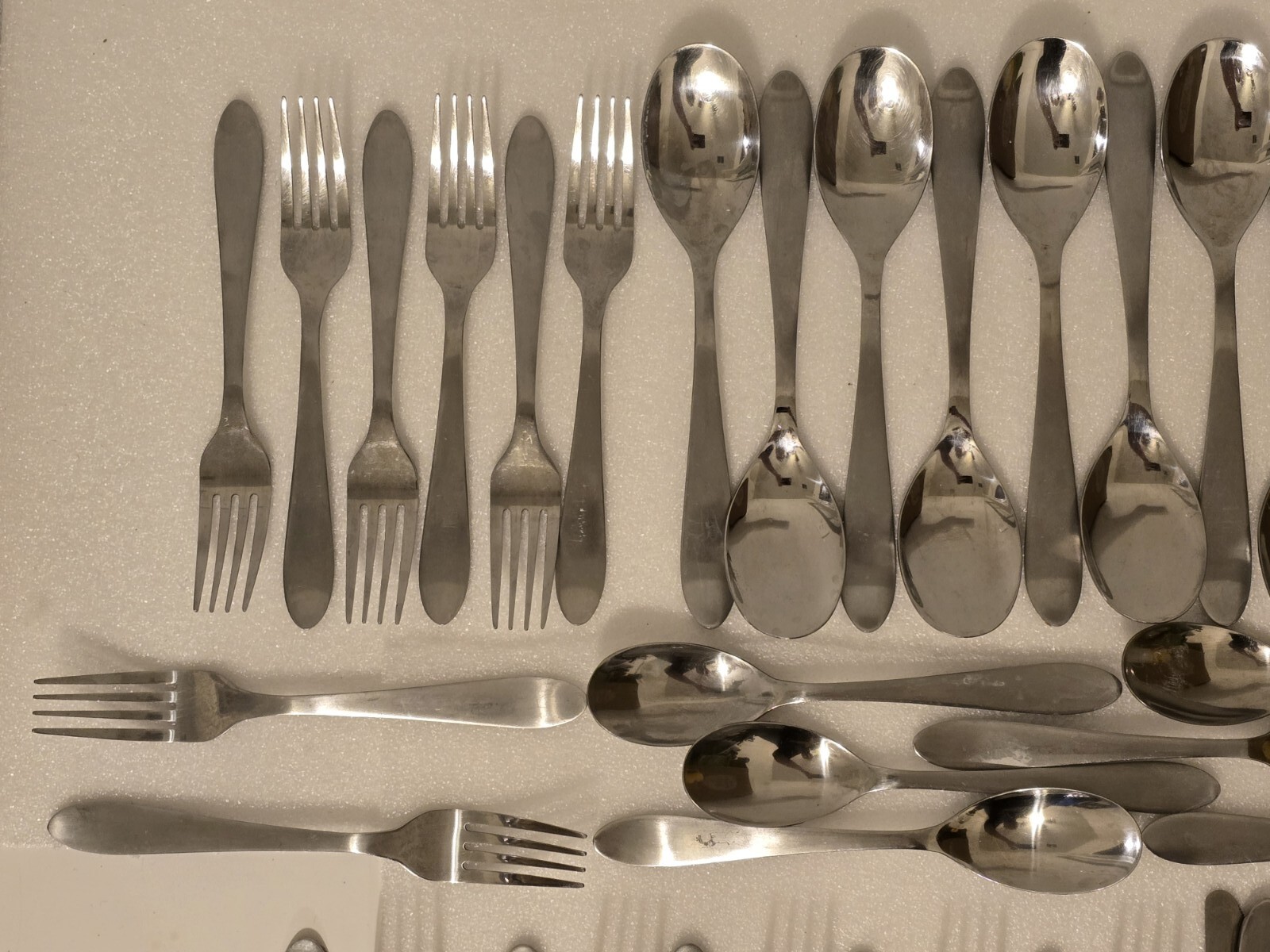 Cambridge +17 Flatware Lot Of 46 Pieces Stainless Steel Silverware Set ...