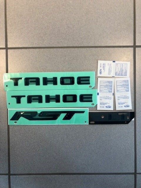 2021-2024 Tahoe LT Emblem Set BLACK 85593458 OEM Minus Tail Gate Tahoe ...