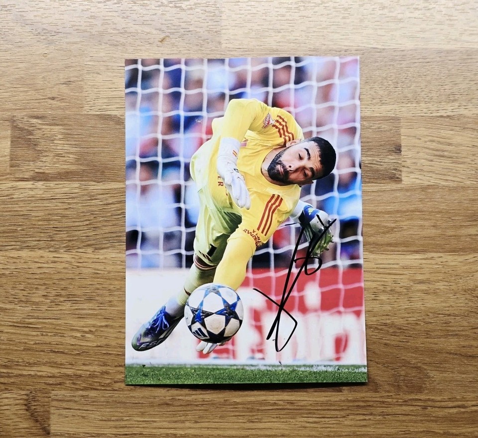David Raya #1 Signed Arsenal 2025-26 season 7"x5" Dive / Save ...