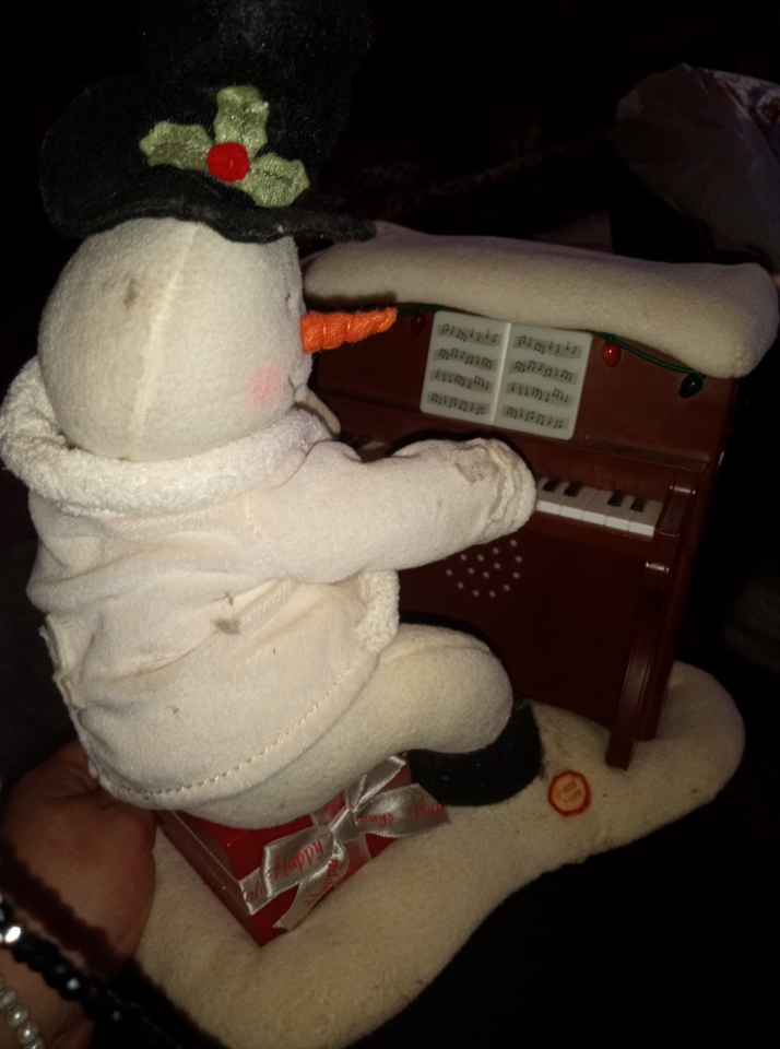 Hallmark Jingle Pals 2005 Plush Snowman Piano Animated Lights Musical ...