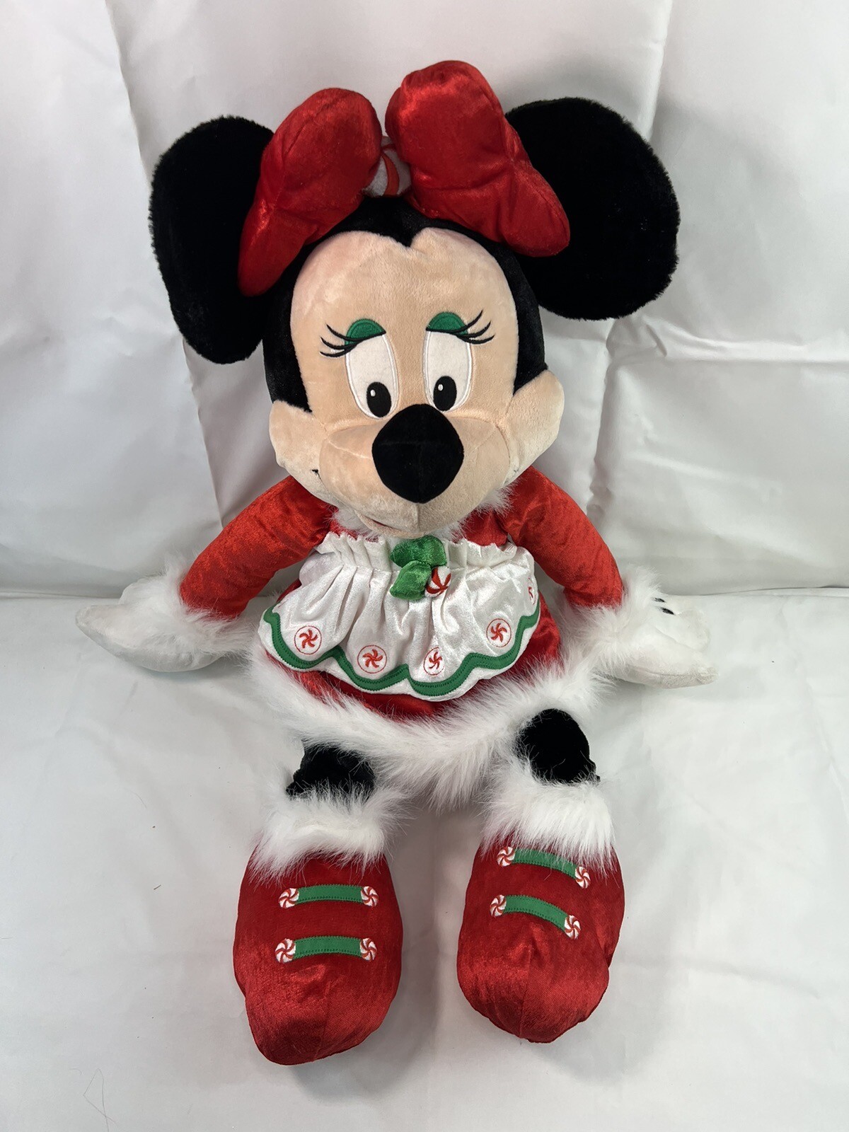 Disney Store Exclusive Christmas Holiday Mrs Claus Minnie Mouse Plush ...