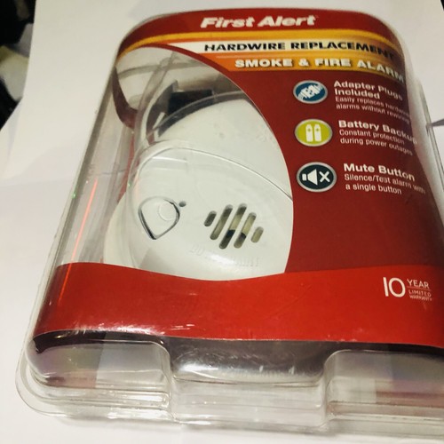 First Alert Smoke and Fire Alarm 9V Backup Fire Safety 120V AC ...