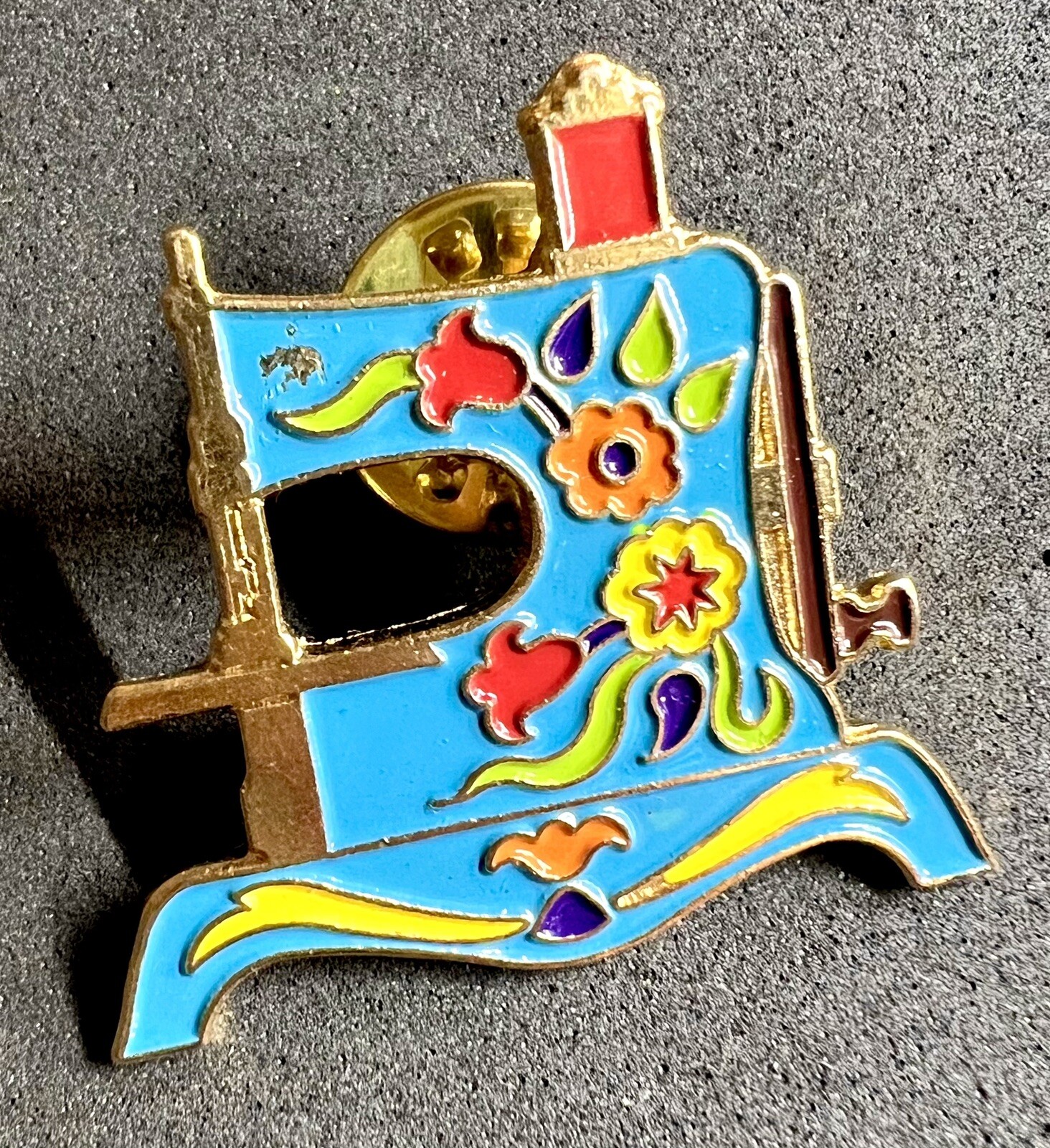 Antique 1940 Sewing Machine Enamel Pin Gold Floral Si… - Gem
