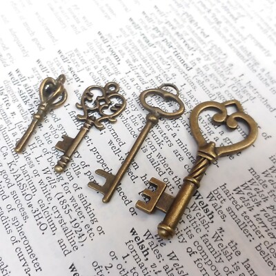 8 x Royal Skeleton Key Antique Old look Vintage Key charm jewelry ...