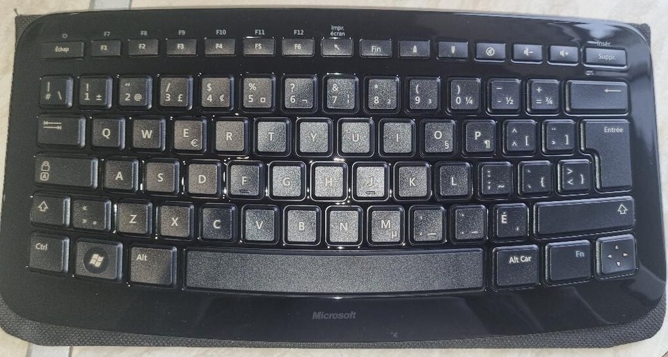 Microsoft Arc Wireless Keyboard Model J5d-00004 FRENCH Keyboard. BRAND ...