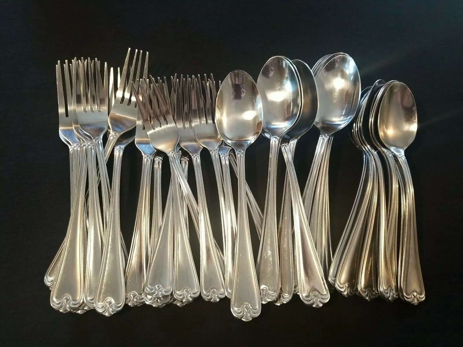 Hampton Silversmiths Stainless Flatware DANIELLE MIRROR 41 Pieces ...