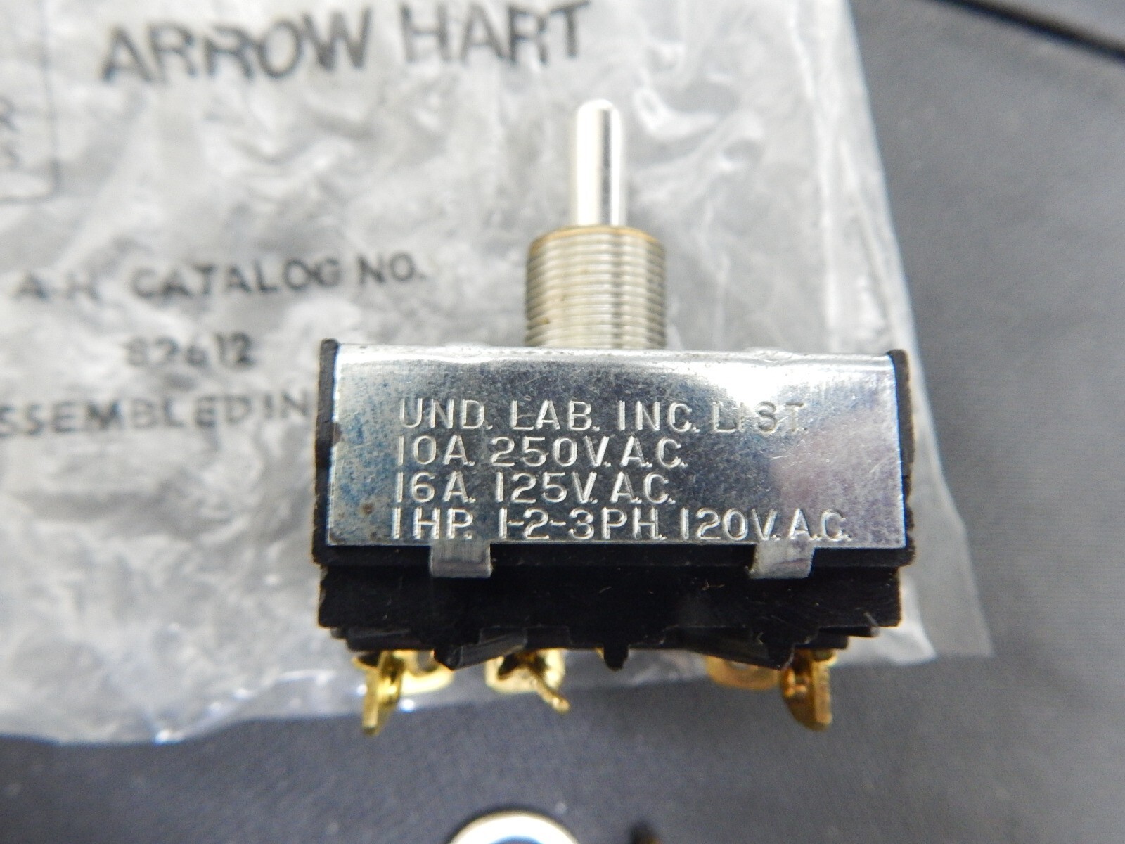 ARROW HART 82612 3PST 16 AMP 125 VAC TOGGLE SWITCH - USA SELLER FAST ...