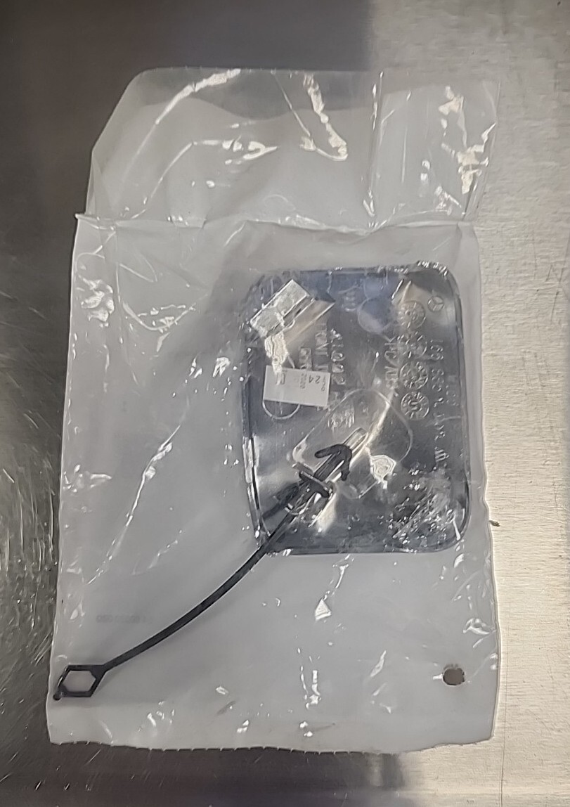 MERCEDES Ml350 Chrome Front Tow Eye Cover OEM 1668851823 for sale ...