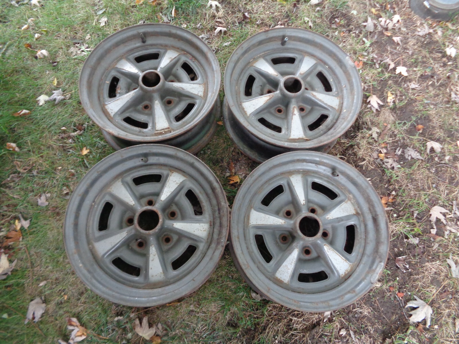Pontiac rally wheels 15" x 6" Set of 4 with same dates M1/9 8 14 KG 16 ...