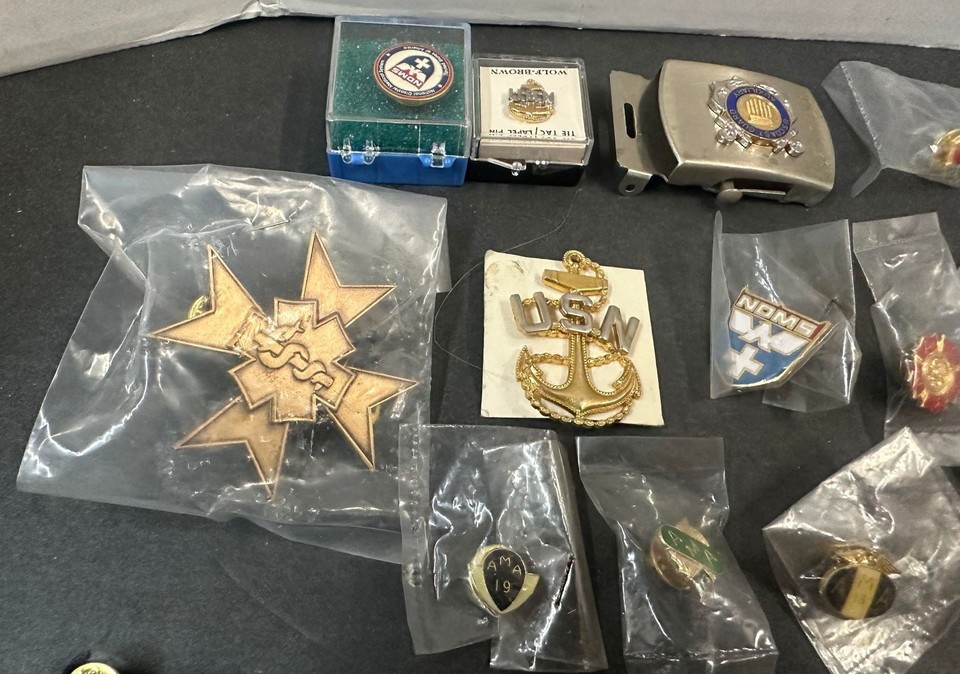 Vintage Mixed Lot Assorted U.S. Army Military Lapel Pins & AMA ...